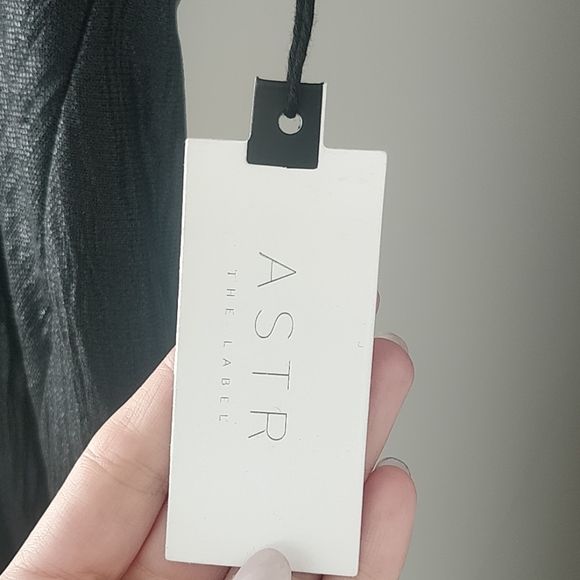 Astr | Dresses | Astr Low V Hilow Hem Midi Dress | Poshmark